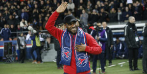 Nigeria : Jay-Jay Okocha révèle son rôle auprès de Ronaldinho au PSG ...